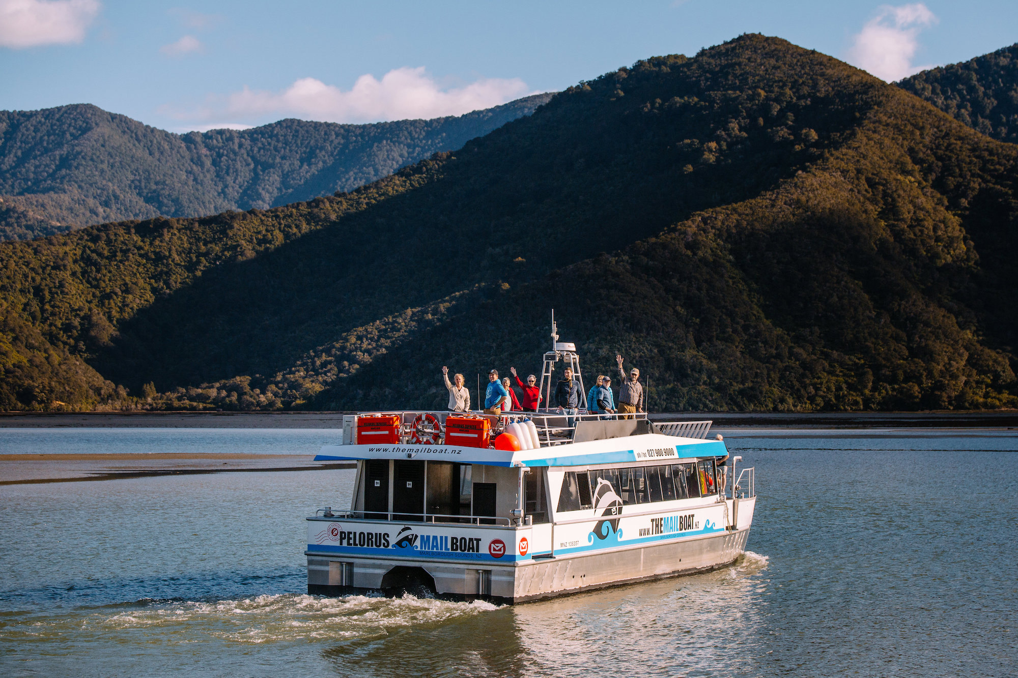 Book a cruise - Pelorus Mail Boat - Marlborough, New Zealand